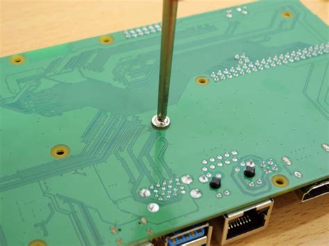 a review of the raspberry pi compute module 5 development kit that can