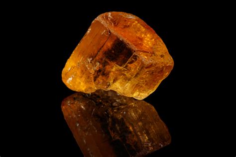 Topaz Uses Healing Properties And Metaphysical Meaning Mystic Doorway