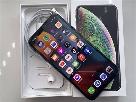 Apple iPhone Xs Max 64 Gb