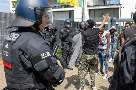 Videos Vom Eritrea Festival Gewalt Randale Und Verletzte Polizei