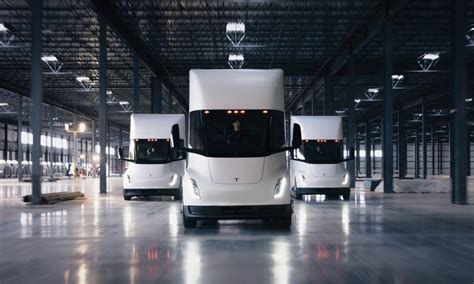 Tesla Semi Gets New Adoptee In Latest Sighting