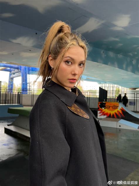 冲上热搜！谷爱凌回国目的曝光，期待中国巨星走红毯，让世界更美