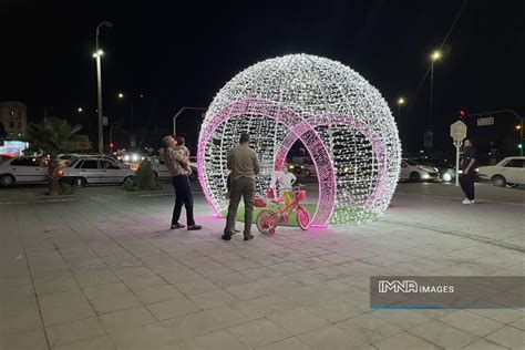 نصب المان‌های نوری در منطقه ۱۲ اصفهان؛ ارتقای منظر شبانه و افزایش نشاط