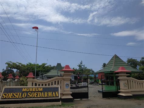 Baca Juga Kembali Ke Cilcapa Untuk Menikmati Suasana Pantai Teluk Penyu