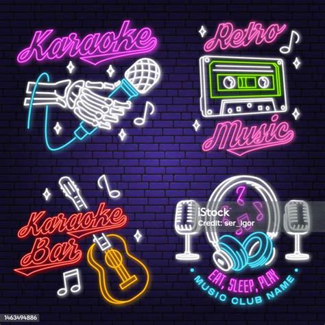 복고풍 음악 네온 포스터 배너 네온 사인 엠블럼 밝은 간판 복고풍 헤드폰이 있는 라이트 배너 색소폰 오디오 카세트 클래식