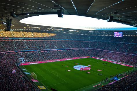 5 Of The Worlds Largest Football Stadiums