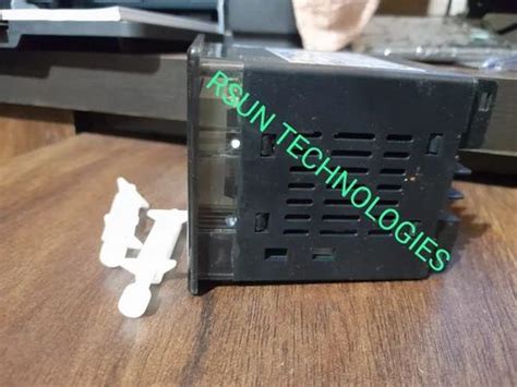 Subzero Pt330a T W2c30 Single Set Point Pid Controller O P Relay 10amp At 1050 Piece In Mumbai