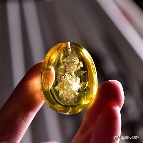 比翡翠還要艱難的琥珀雕刻，價格卻沒翡翠高 每日頭條