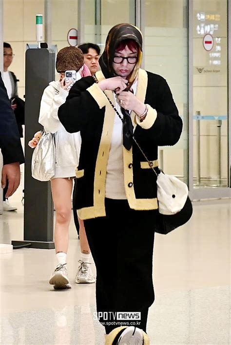 [포토] 지드래곤 스카프 묶으며 터벅터벅…가벼운 입국 발걸음