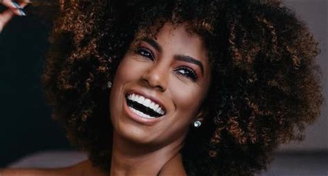 Bailarina Do Faustão Ivi Pizzott Exibe Barriga Trincada E Impressiona