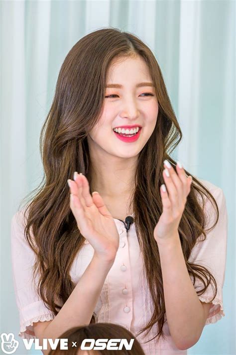 Ghim của Aysha trên Oh My Girl7 Tóc dài