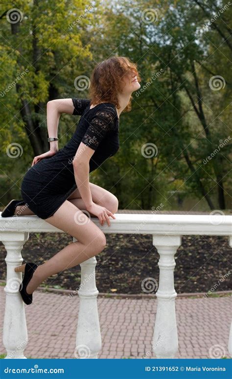 Seksowna Dziewczyna Zdj Cie Stock Obraz Z O Onej Z Plenerowy