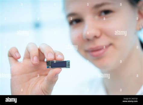 miniature liquid crystal display lcd with organic light emitting diode