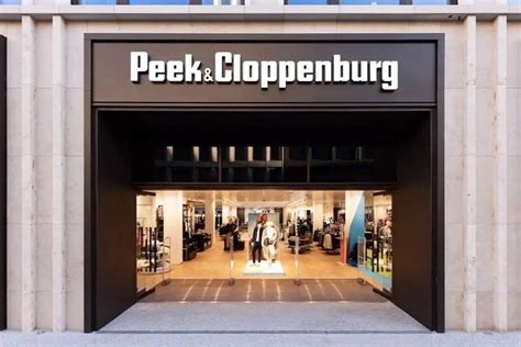 Encore Une Enseigne De Mode à La Peine Peek And Cloppenburg Düsseldorf