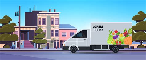 신선한 채소 도시 경관 배경 복사 공간 수평 도시 도로 자연 채식 주의 자 농장 음식 배달 서비스 차량에 유기농 야채와 트럭 트레일러 가지 채소에 대한 스톡 벡터 아트 및