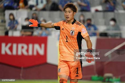 Keisuke Osako Photos And Premium High Res Pictures Getty Images