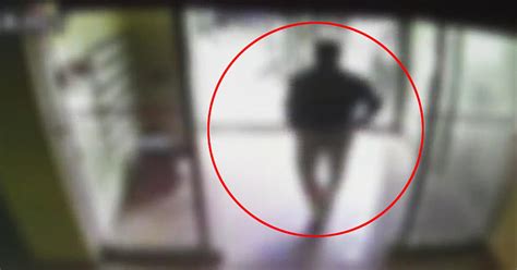 갈고리 모양 철사 문틈에 쑥 4분 만에 털린 사무실