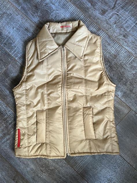 Жилетка безрукавка — ціна 345 грн у каталозі Жилетки Купити жіночі речі за доступною ціною на