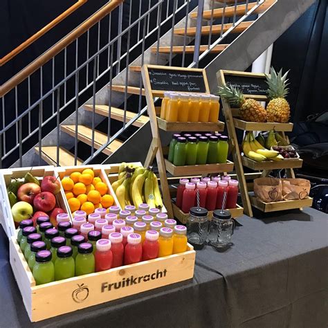 Fresh Fruit And Juices At A Smoothie Shop Juice Bar Bar Drinks