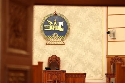 Улс төрийн намын тухай хуулийн шинэчилсэн найруулгын төслийг хэлэлцэж