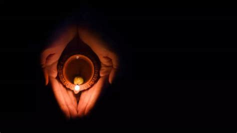 Vastu Tips Spiritual Significance Of Using Ghee And Oil For Lighting