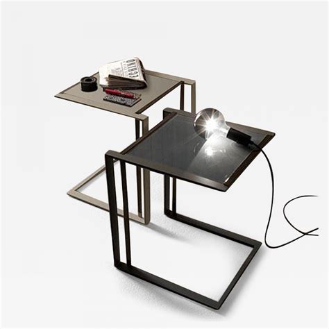 compar square table