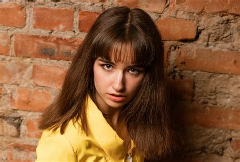 22 Flattering Wispy Bangs You Ll Be Seeing Everywhere In 2024 Hairdo Hairstyle