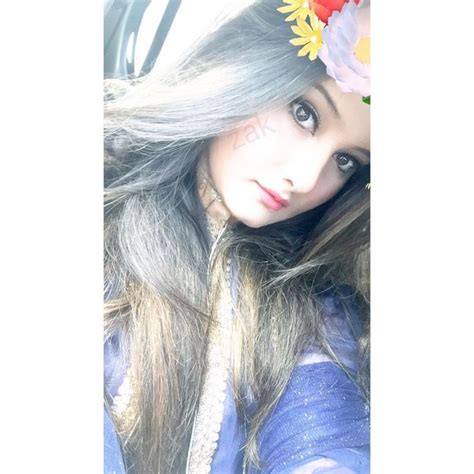 Zara Afreen Khan 🖤 Long Hair Styles Girls Dp Hair