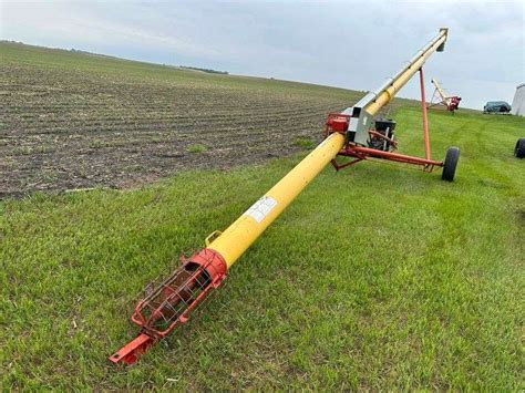Westfield J208 Auger 8” X 41 With 16hp Briggs And Stratton Gas Engine