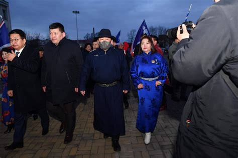 ФОТО АН ын даргын сонгуульд нэр дэвшигчид Архангай аймагт ажиллаж мөрийн хөтөлбөрөө танилцуулж