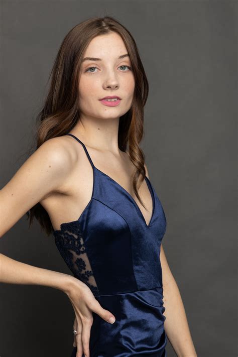 Devan C New View Modeling