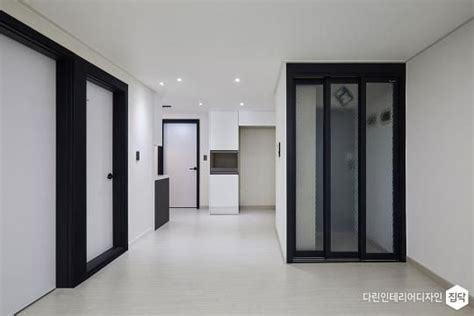 블랙and화이트로 확 넓어진 25평 빌라 인테리어 빌라 인테리어 디자인