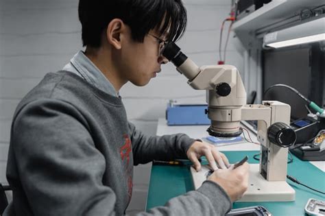Scanning Electron Microscope Sem Principle And Working Pedagogy Zone