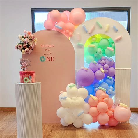 Balloon Garland With Nude Arch And Ripple Hollow Arch Lifafa