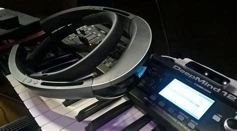 Behringer Augmente La Réalité Avec Deep Mind 12 Et Hololens