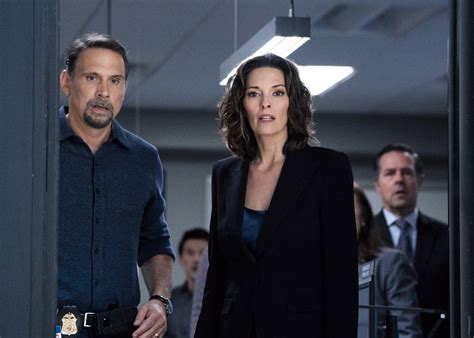 ‘fbi Star Alana De La Garza Teases Two Part Holiday Event That ‘turns
