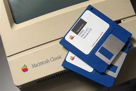 Apple Macintosh Classic And Floppy Disks By Eric2b01 On Deviantart