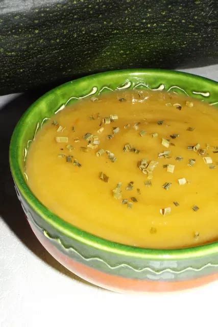 Gaspacho De Courgette Aux Tomates Et Aux épices Cajun Recette Recettes Au Thermomix