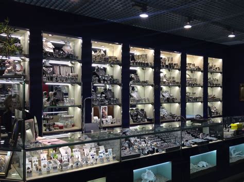 Светодиодная подсветка витрин ювелирного магазина Реализованный проект Arlight