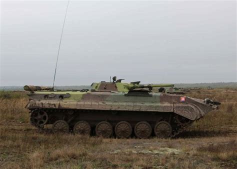 Словакия прехвърля БМП-1 на Украйна като част от кръгова сделка с ...