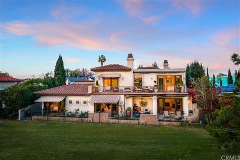 193 The Masters Cir Costa Mesa Ca 92627 ®