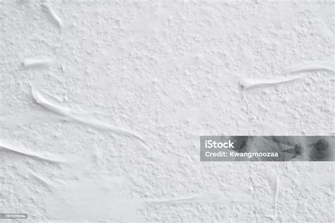 빈 흰색 구겨진 주름 이 찢어진 종이 포스터 텍스처 표면 배경 0명에 대한 스톡 사진 및 기타 이미지 0명 간판 거리