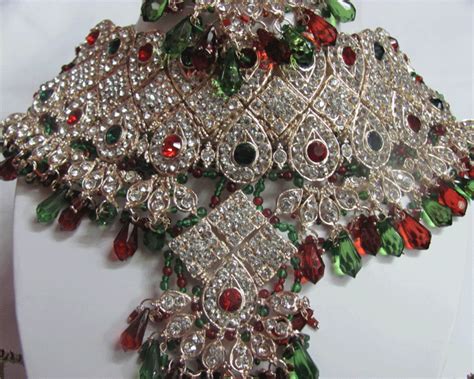 Latest Pakistani Indians And Arabic Mehndi Design Jewelry And Dresses