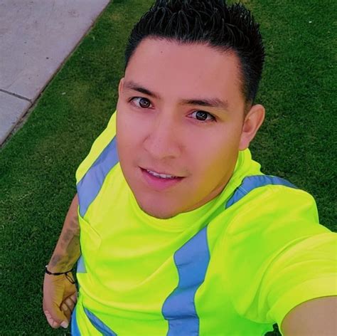 Descuidaste A La Reyna Por Querer El Trono Mientras Tu La Pisoteas Yo La Cuido ️ Richy Y La