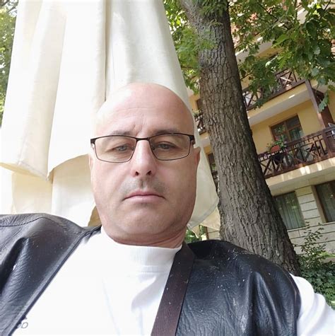 Единъ Пишат ми на лични да съм се била засрамила щото ако не била Русия съм щяла да говоря