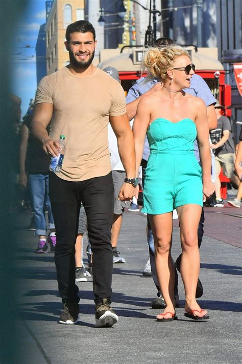 Sam Asghari Barefoot Gerard Butler Barefoot Beach Bondi Confidence
