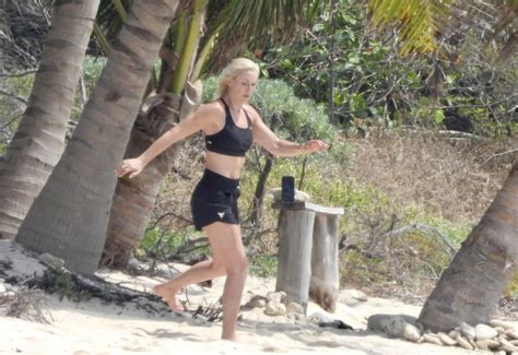 Lindsey Vonn Workout At A Beach In Tulum 04 20 2021 Hawtcelebs