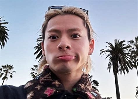 혐한 논란 일본 아이돌 한국 화장품 모델 발탁 Ten이슈 텐아시아