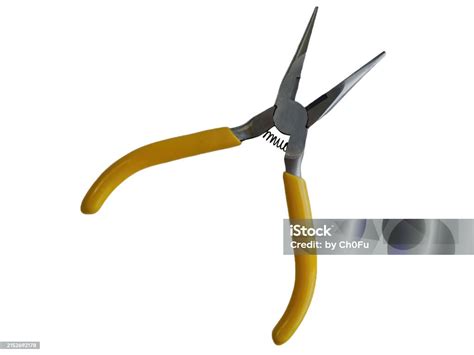 고립된 노란 바늘 코 유형 플라이어 작업장 공구 및 부속품 배기판 장비 클리핑 경로가 있는 흰색 배경에 있는 요소 개체 0명에 대한 스톡 사진 및 기타 이미지 Istock