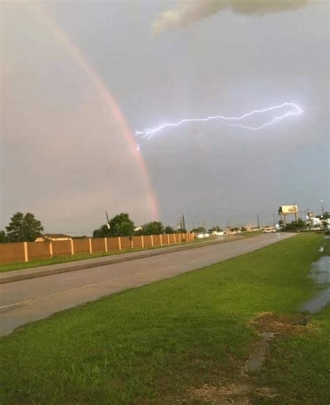 Lightning Vs Rainbow Rwowthatscoolnyc
